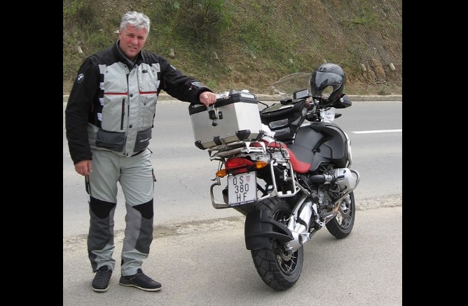 Smrt poznatog osječkog odvjetnika: Motorom je obišao cijeli svijet, a ...