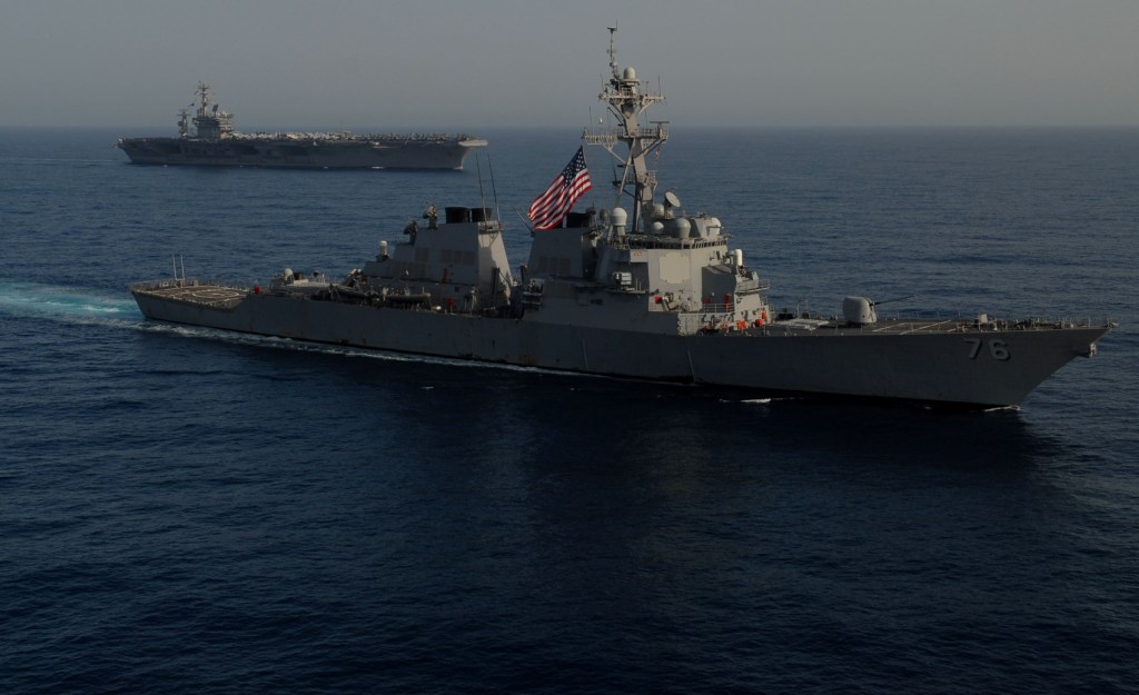 Američki ratni brodovi, raketni razarač USS Higgins (DDG-76) i raketna ...